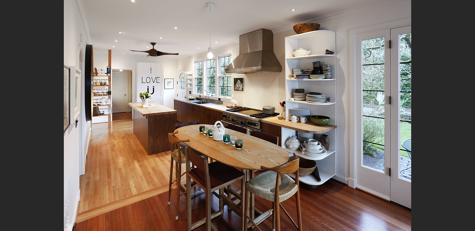 Waterfront Chateau – Ainslie-Davis Construction